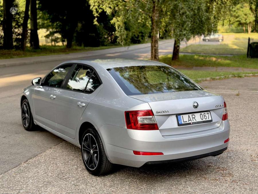 Grey Skoda Octavia 2014 in Vilnius, with an engine capacity of 0.00 L and mileage of 289 thousand km for 4400 €, photo 8 on AUTOMOTO.COM.LV