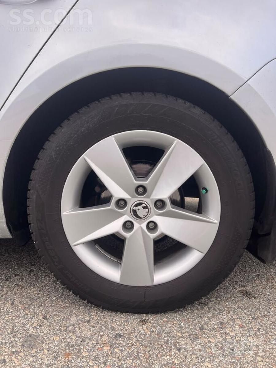 Grey Skoda Octavia 2014 in Riga, with an engine capacity of 1.60 L and mileage of 217 thousand km for 5650 €, photo 14 on AUTOMOTO.COM.LV