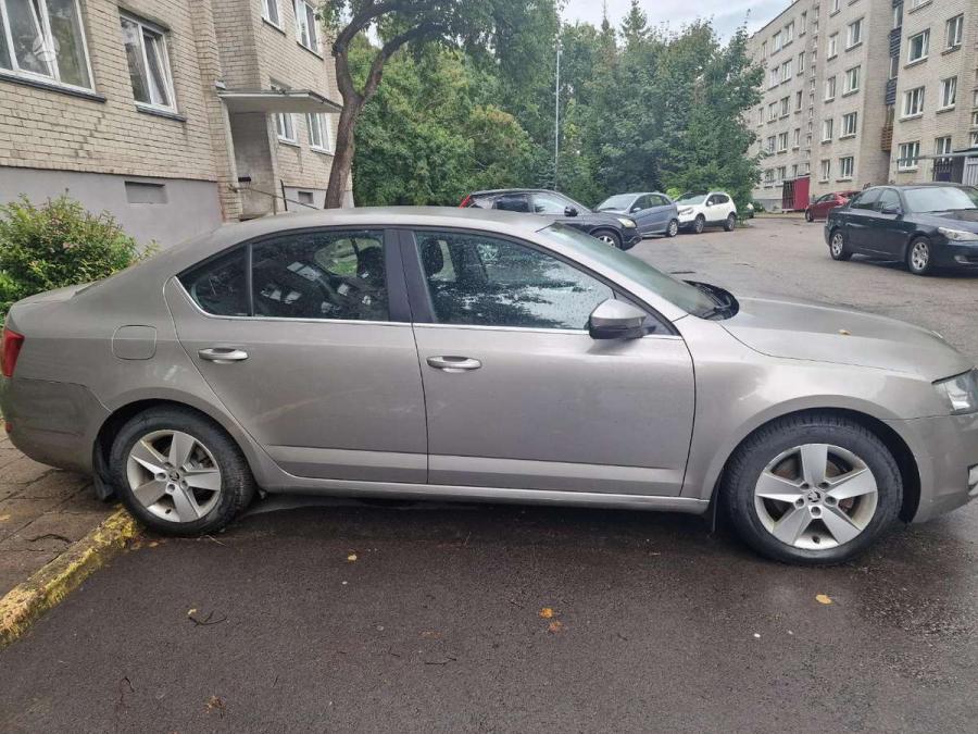 Серый Шкода Октавия 2014 в Клайпеда, объемом двигателя 1.60 л и пробегом 209 тыс. км за 4300 €, фото 4 на AUTOMOTO.COM.LV