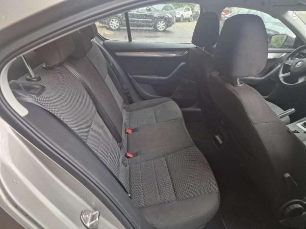 Grey Skoda Octavia 2014 in Klaipeda, with an engine capacity of 1.60 L and mileage of 209 thousand km for 4300 €, photo 7 on AUTOMOTO.COM.LV