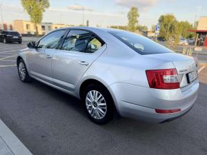 Grey Skoda Octavia 2015 in Vilnius, with an engine capacity of 1.60 L and mileage of 188 thousand km for 7700 €, photo 6 on AUTOMOTO.COM.LV