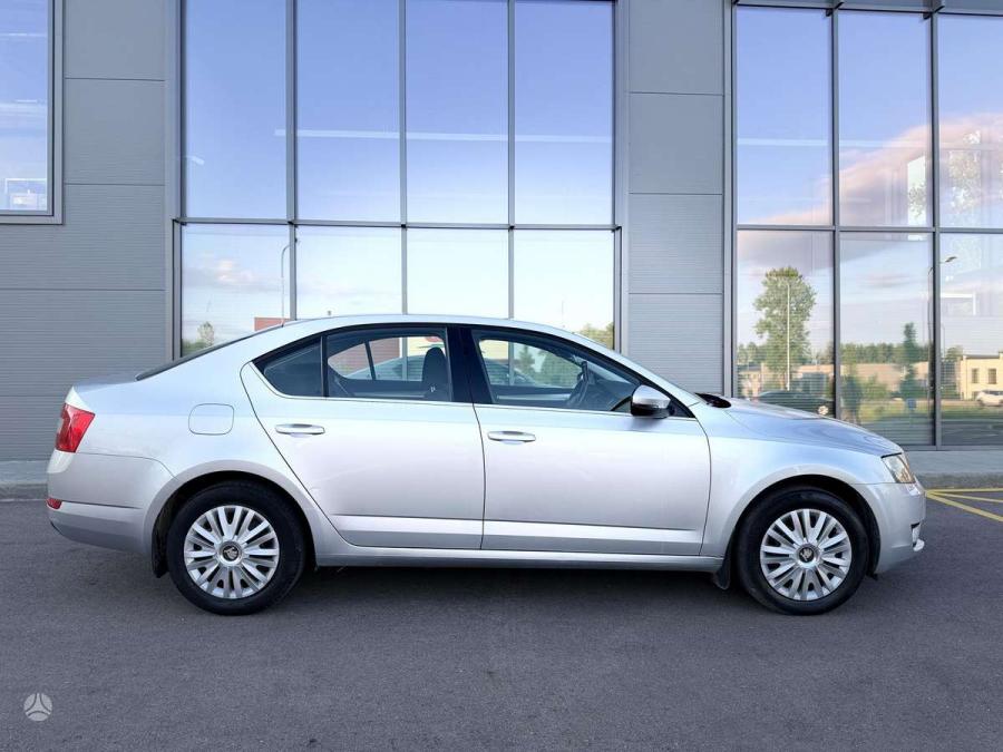 Grey Skoda Octavia 2015 in Vilnius, with an engine capacity of 1.60 L and mileage of 188 thousand km for 7700 €, photo 9 on AUTOMOTO.COM.LV