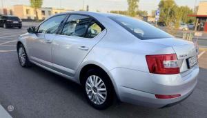 Pelēks Skoda Octavia 2015 Viļņa, ar dzinēja tilpumu 1.60 L un nobraukumu 188 tūkst. km par 7300 €, foto 7 vietnē AUTOMOTO.COM.LV