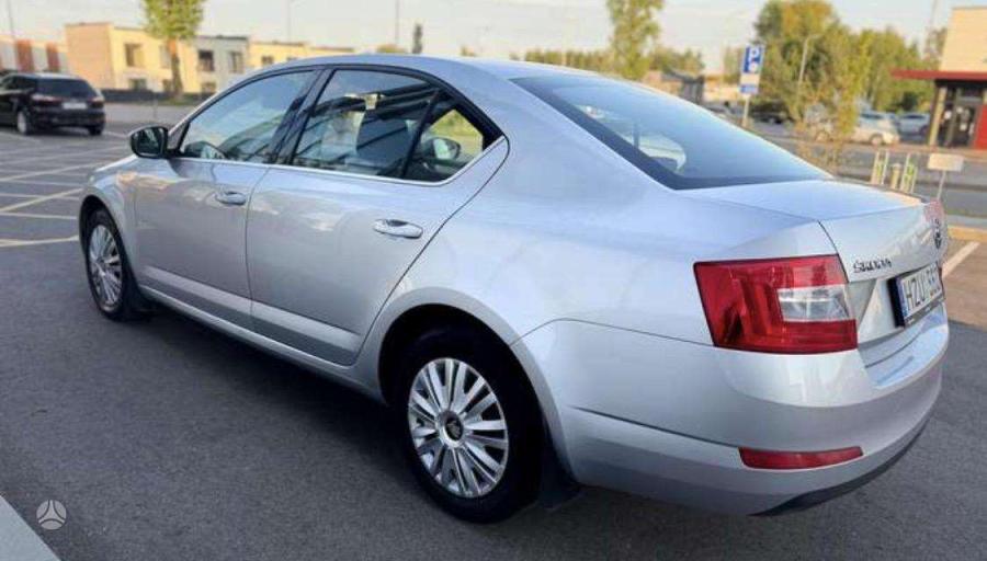 Pelēks Skoda Octavia 2015 Viļņa, ar dzinēja tilpumu 1.60 L un nobraukumu 188 tūkst. km par 7300 €, foto 7 vietnē AUTOMOTO.COM.LV