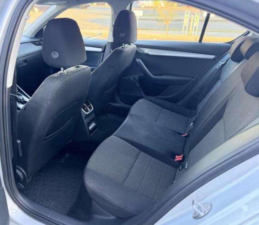 Pelēks Skoda Octavia 2015 Viļņa, ar dzinēja tilpumu 1.60 L un nobraukumu 188 tūkst. km par 7300 €, foto 12 vietnē AUTOMOTO.COM.LV