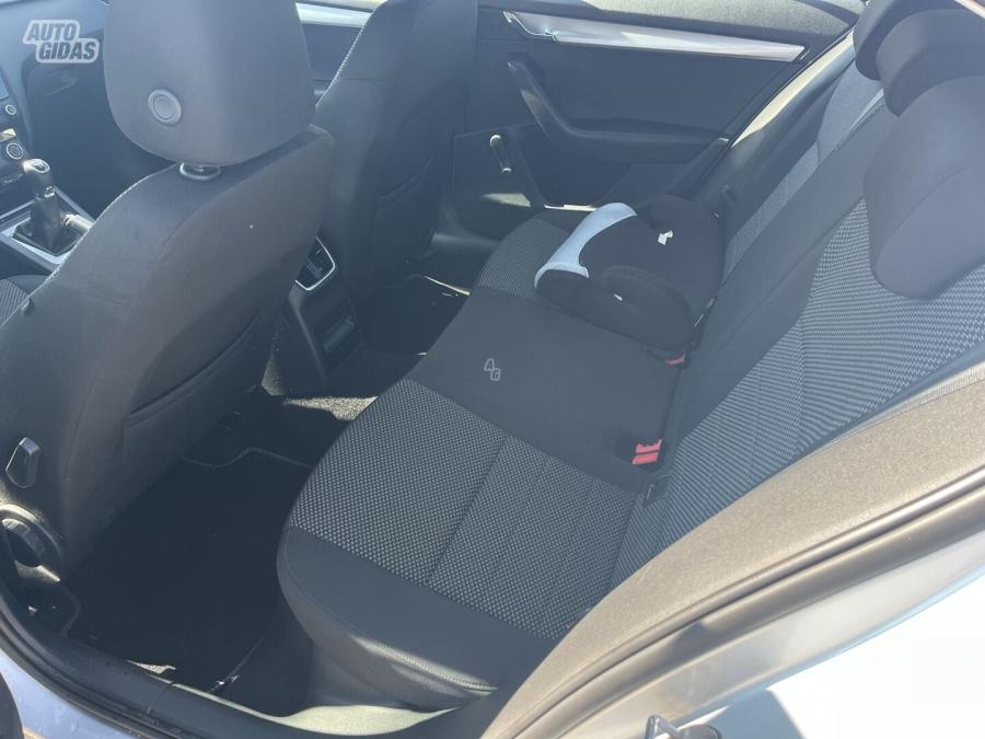Pelēks Skoda Octavia 2015 Kauņa, ar dzinēja tilpumu 1.60 L un nobraukumu 287 tūkst. km par 4100 €, foto 8 vietnē AUTOMOTO.COM.LV