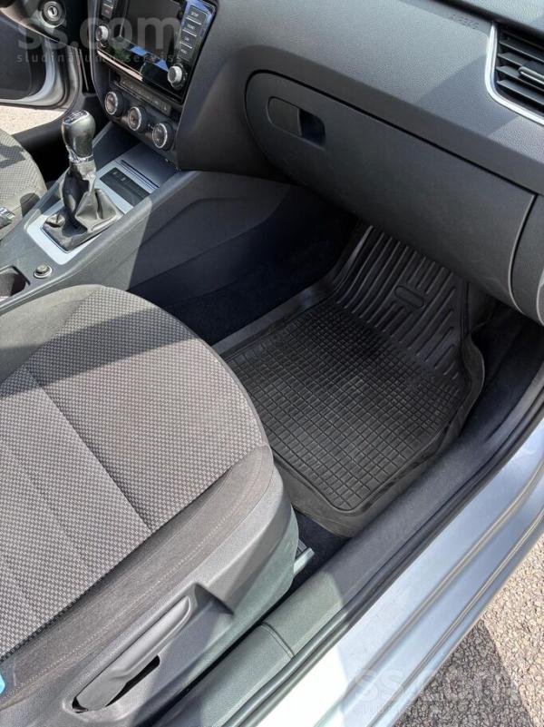 Pelēks Skoda Octavia 2015 Rīga, ar dzinēja tilpumu 2.00 L un nobraukumu 182 tūkst. km par 8490 €, foto 6 vietnē AUTOMOTO.COM.LV