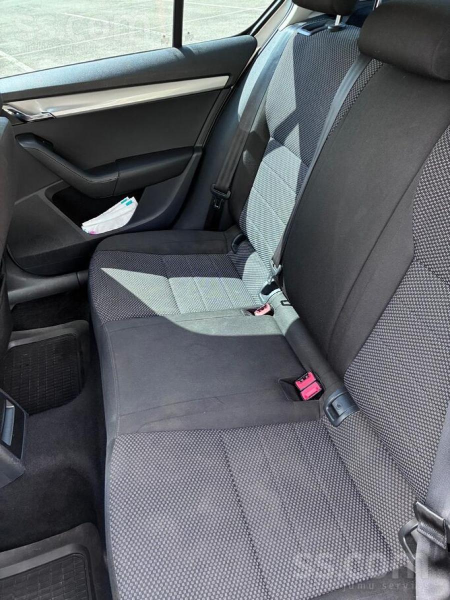 Pelēks Skoda Octavia 2015 Rīga, ar dzinēja tilpumu 2.00 L un nobraukumu 182 tūkst. km par 8490 €, foto 8 vietnē AUTOMOTO.COM.LV
