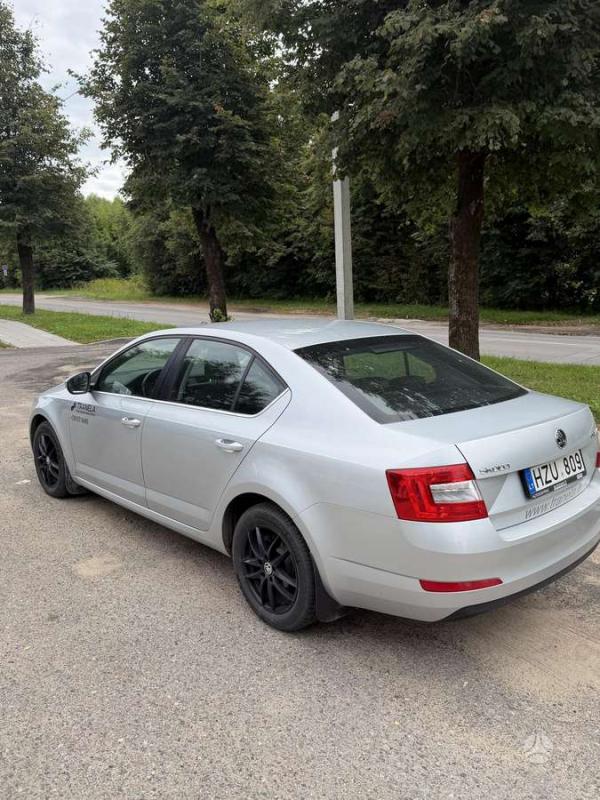 Grey Skoda Octavia 2015 in Vilnius, with an engine capacity of 1.60 L and mileage of 224 thousand km for 4900 €, photo 3 on AUTOMOTO.COM.LV