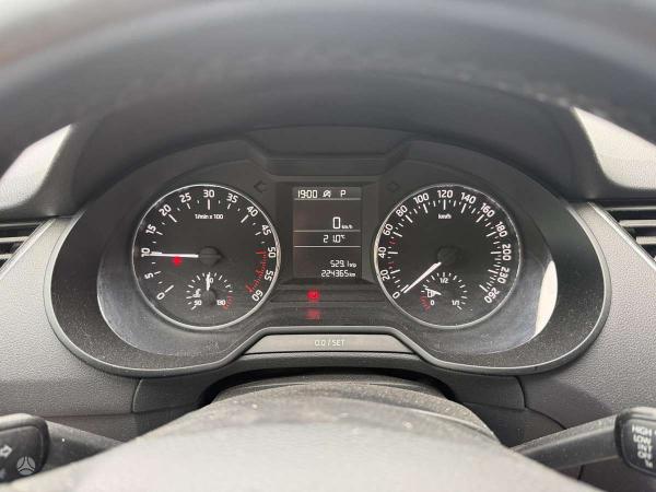 Grey Skoda Octavia 2015 in Vilnius, with an engine capacity of 1.60 L and mileage of 224 thousand km for 4900 €, photo 8 on AUTOMOTO.COM.LV