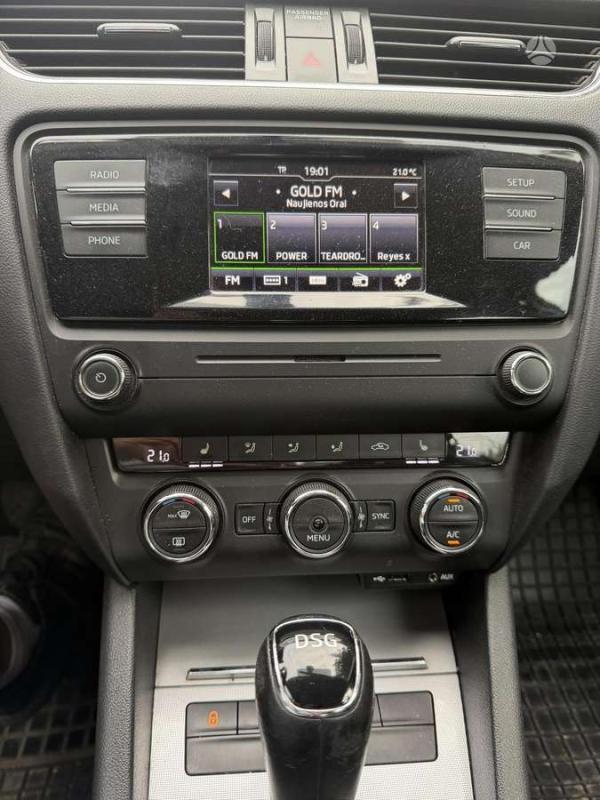 Grey Skoda Octavia 2015 in Vilnius, with an engine capacity of 1.60 L and mileage of 224 thousand km for 4900 €, photo 9 on AUTOMOTO.COM.LV