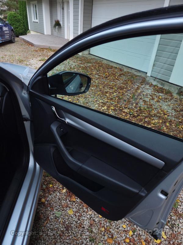Pelēks Skoda Octavia 2015 Rakvere, ar dzinēja tilpumu 1.20 L un nobraukumu 208 tūkst. km par 6000 €, foto 9 vietnē AUTOMOTO.COM.LV