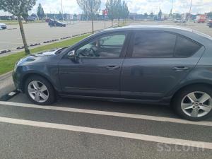 Grey Skoda Octavia 2015 in Madona, with an engine capacity of 1.60 L and mileage of 320 thousand km for 4800 €, photo 3 on AUTOMOTO.COM.LV