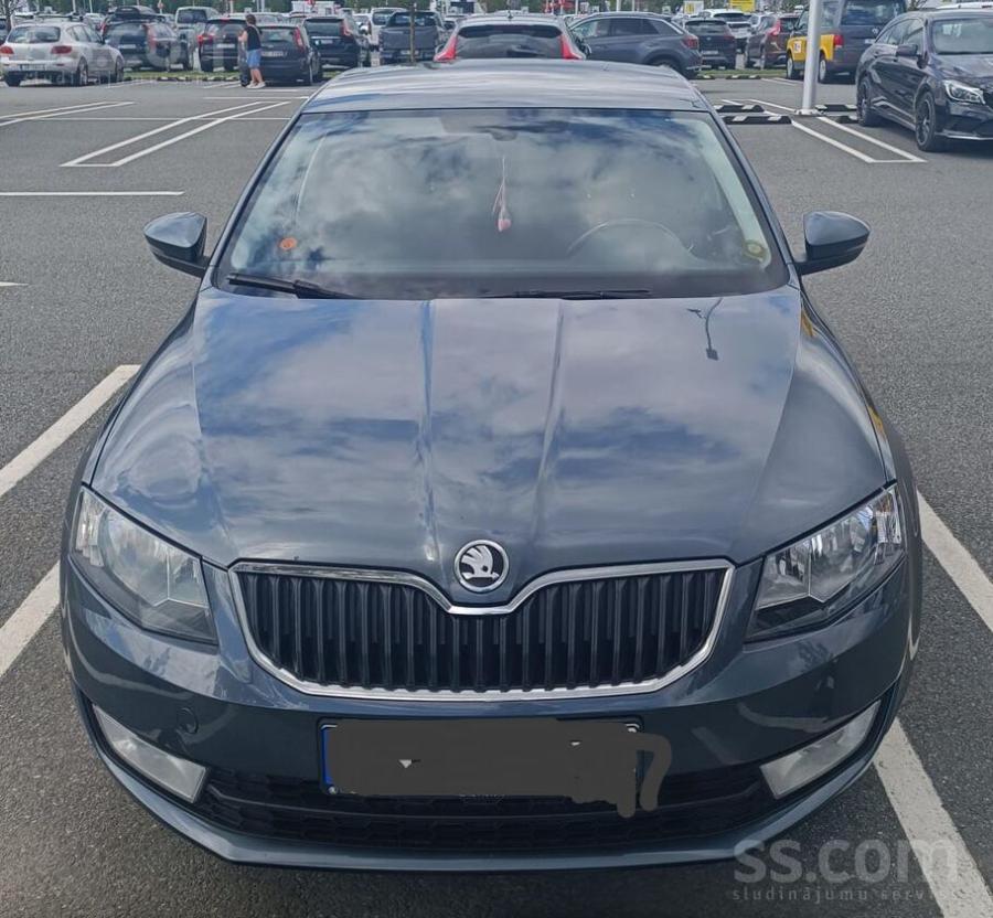 Grey Skoda Octavia 2015 in Madona, with an engine capacity of 1.60 L and mileage of 320 thousand km for 4800 €, photo 5 on AUTOMOTO.COM.LV