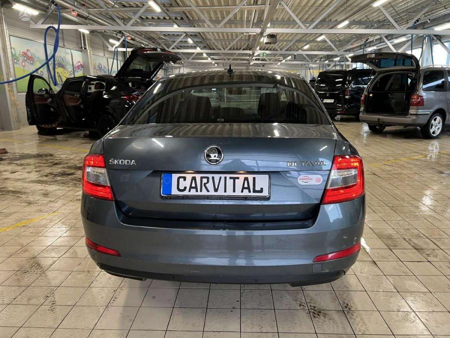 Grey Skoda Octavia 2016 in Vilnius, with an engine capacity of 2.00 L and mileage of 240 thousand km for 6750 €, photo 6 on AUTOMOTO.COM.LV