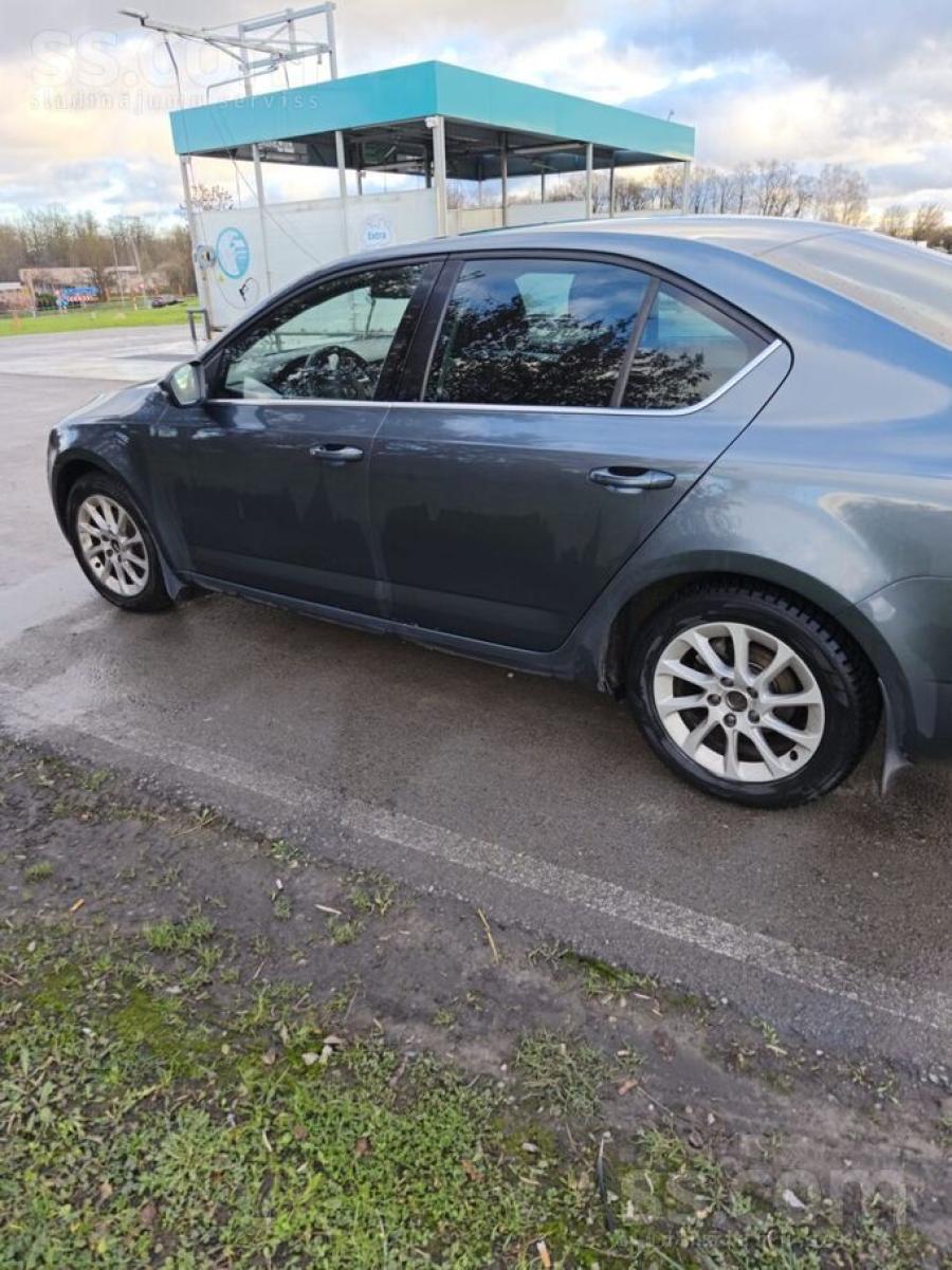 Grey Skoda Octavia 2016 in Riga, with an engine capacity of 1.60 L and mileage of 254 thousand km for 5000 €, photo 6 on AUTOMOTO.COM.LV