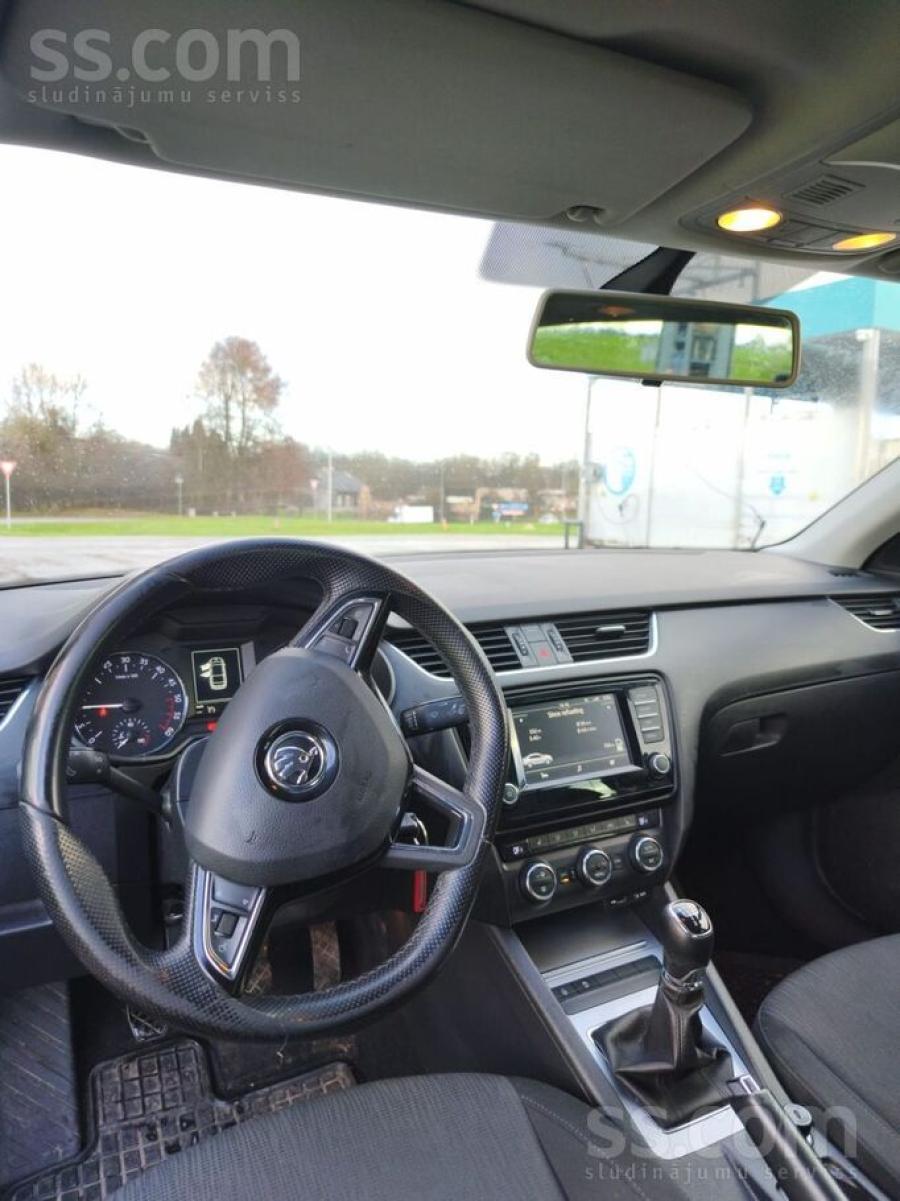 Grey Skoda Octavia 2016 in Riga, with an engine capacity of 1.60 L and mileage of 254 thousand km for 5000 €, photo 7 on AUTOMOTO.COM.LV