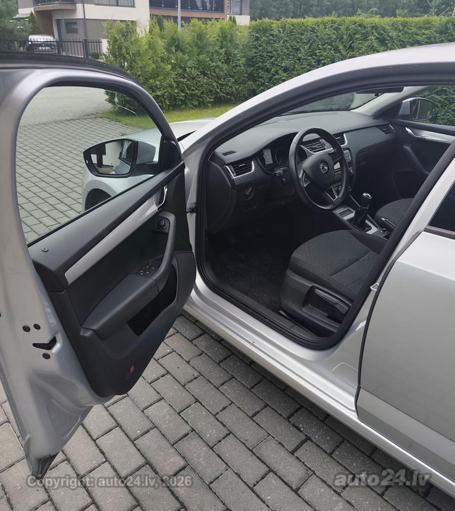 Pelēks Skoda Octavia 2016 Tallina, ar dzinēja tilpumu 1.40 L un nobraukumu 212 tūkst. km par 7600 €, foto 7 vietnē AUTOMOTO.COM.LV