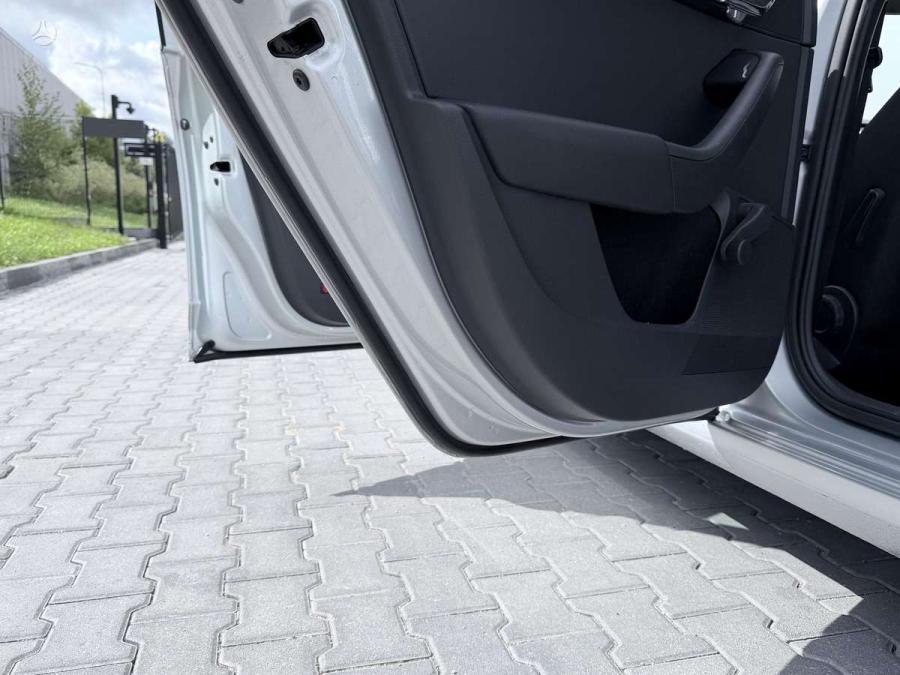 Pelēks Skoda Octavia 2016 Viļņa, ar dzinēja tilpumu 1.40 L un nobraukumu 236 tūkst. km par 6500 €, foto 8 vietnē AUTOMOTO.COM.LV