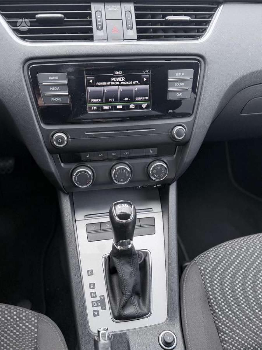 Pelēks Skoda Octavia 2016 Viļņa, ar dzinēja tilpumu 1.40 L un nobraukumu 236 tūkst. km par 6500 €, foto 23 vietnē AUTOMOTO.COM.LV