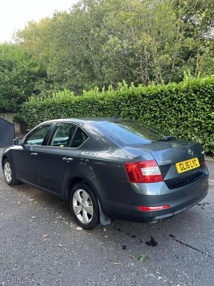 Grey Skoda Octavia 2016 in Kaunas, with an engine capacity of 0.00 L and mileage of 466 thousand km for 2600 €, photo 5 on AUTOMOTO.COM.LV
