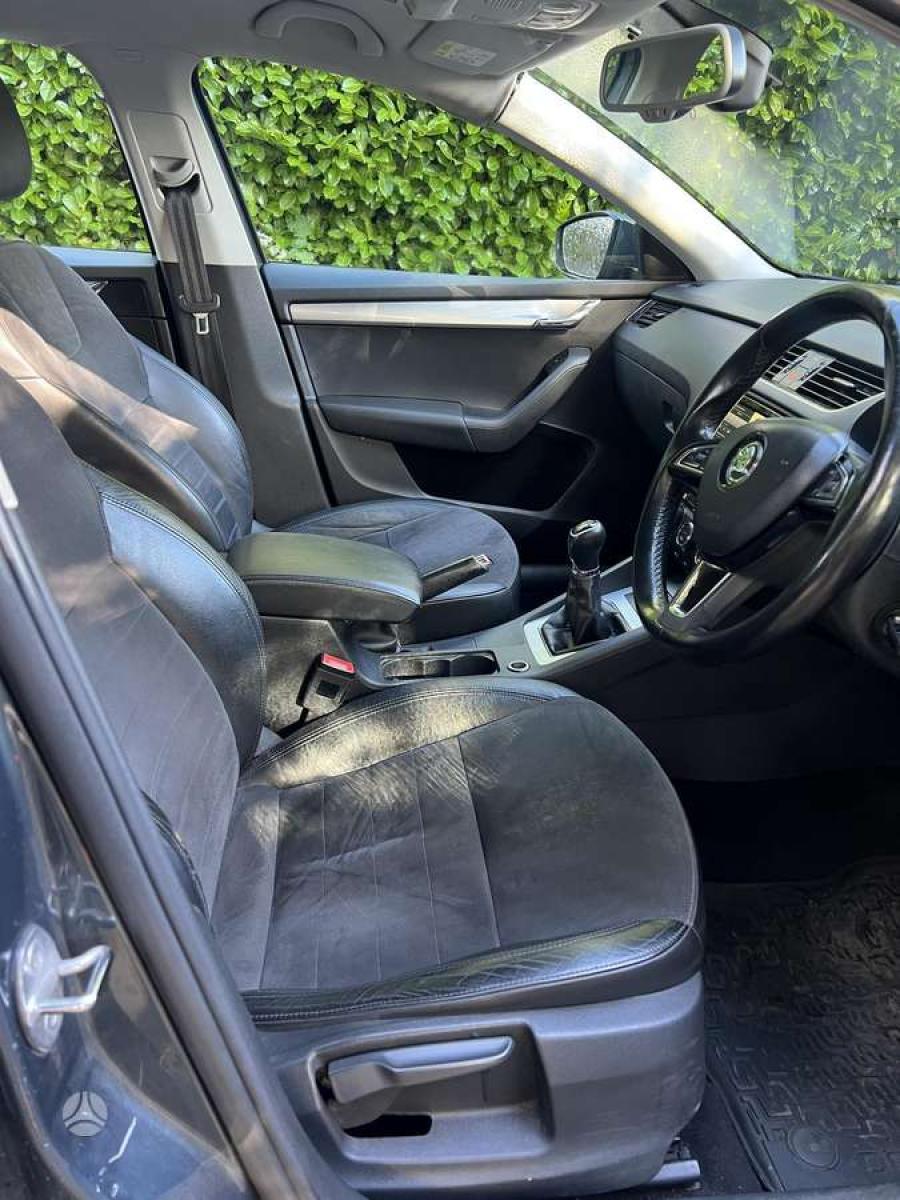 Pelēks Skoda Octavia 2016 Kauņa, ar dzinēja tilpumu 1.60 L un nobraukumu 466 tūkst. km par 2600 €, foto 10 vietnē AUTOMOTO.COM.LV