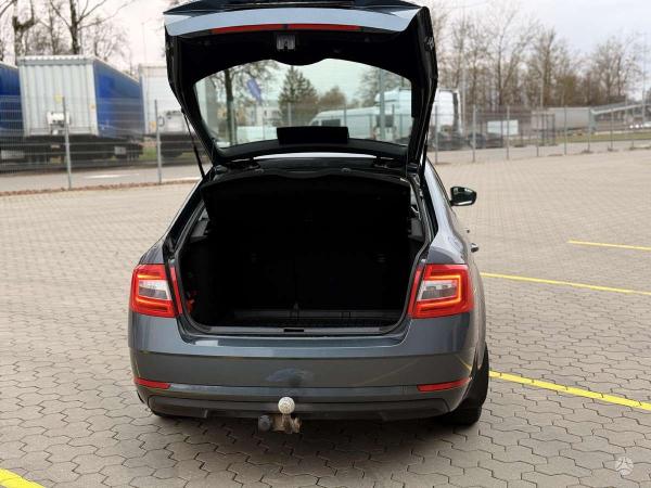 Grey Skoda Octavia 2017 in Vievis, with an engine capacity of 1.40 L and mileage of 190 thousand km for 9500 €, photo 6 on AUTOMOTO.COM.LV
