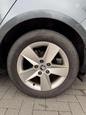 Grey Skoda Octavia 2017 in Vilnius, with an engine capacity of 1.60 L and mileage of 328 thousand km for 6500 €, photo 12 on AUTOMOTO.COM.LV