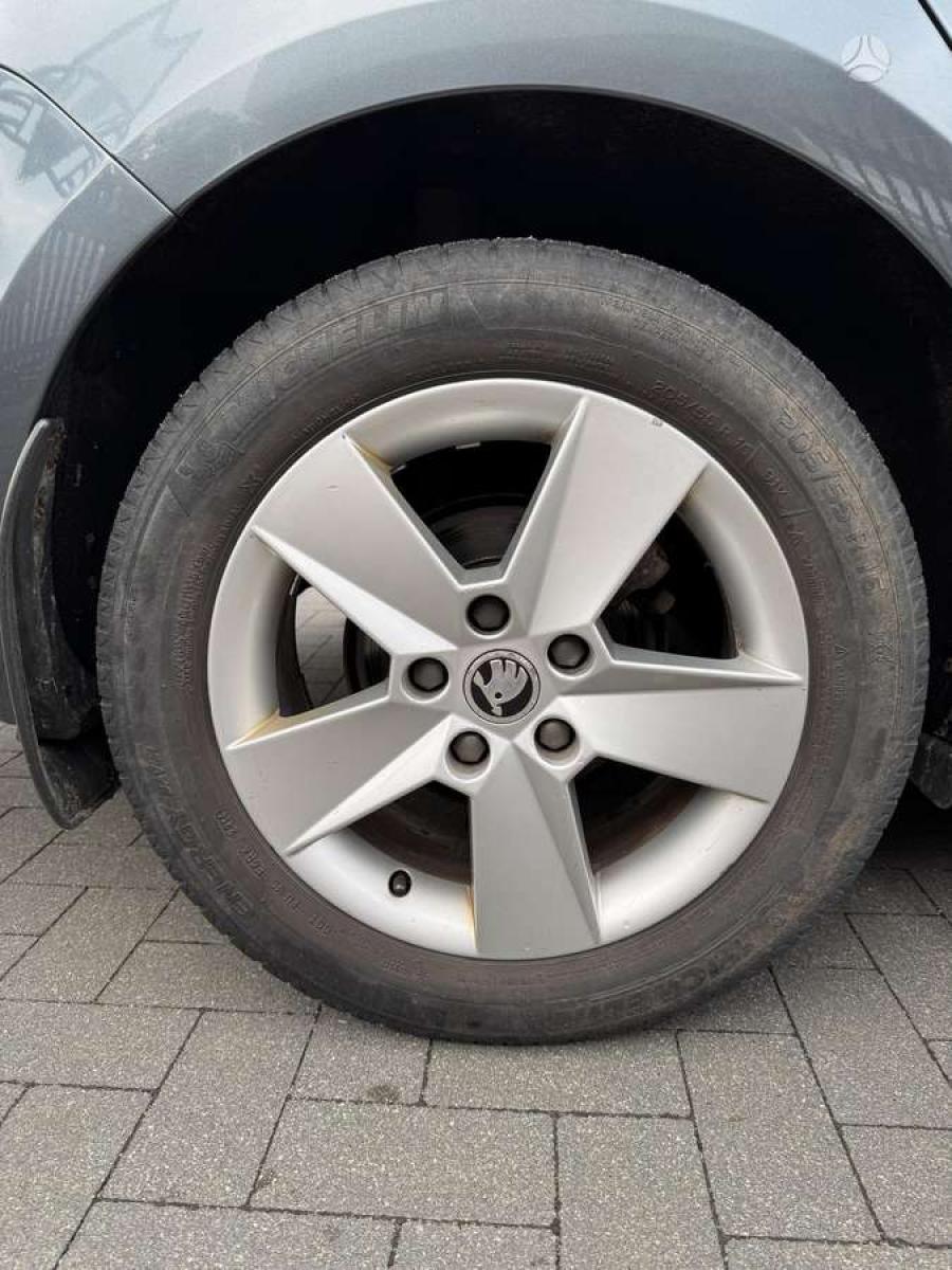 Grey Skoda Octavia 2017 in Vilnius, with an engine capacity of 1.60 L and mileage of 328 thousand km for 6500 €, photo 13 on AUTOMOTO.COM.LV
