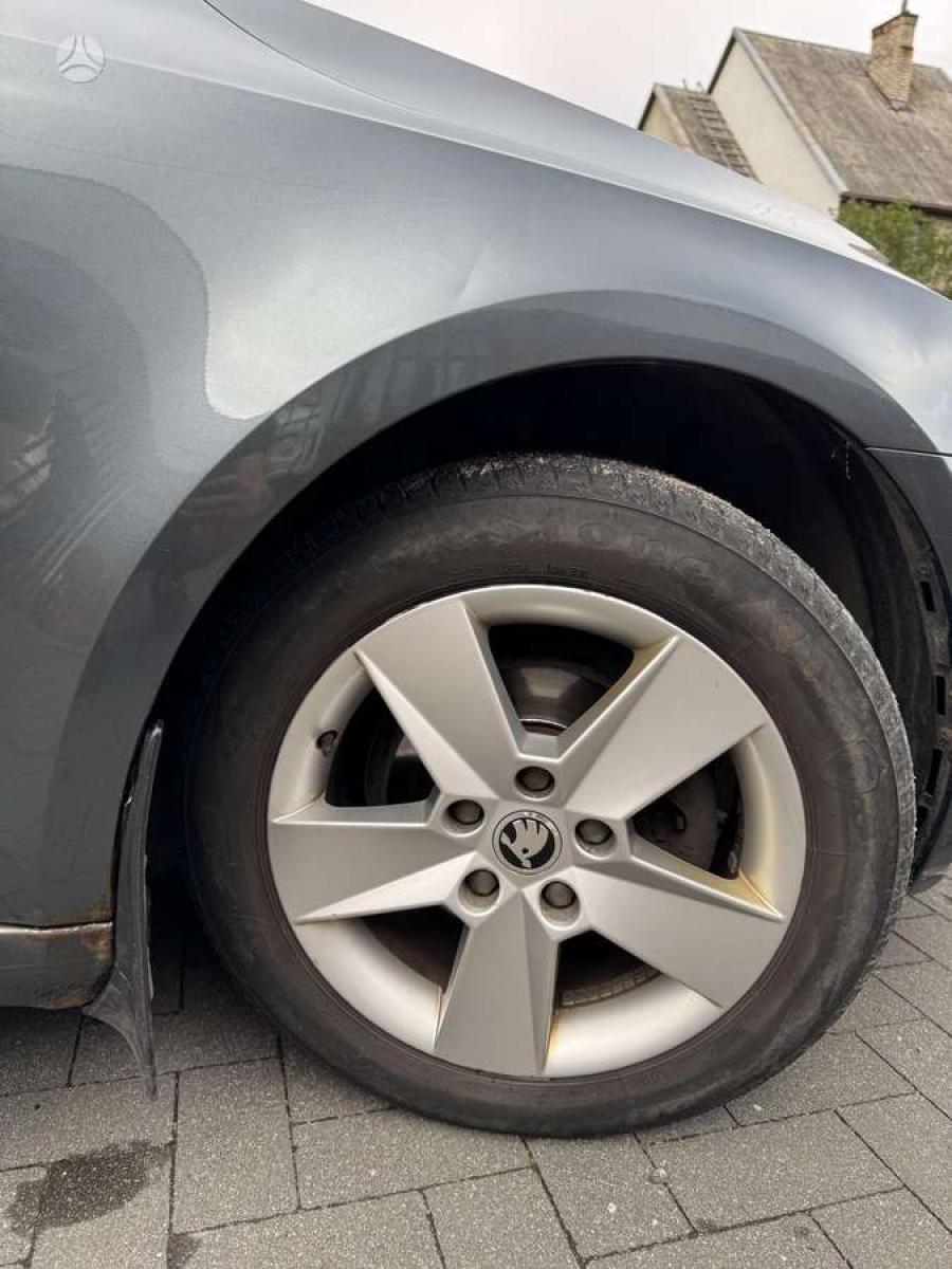 Grey Skoda Octavia 2017 in Vilnius, with an engine capacity of 1.60 L and mileage of 328 thousand km for 6500 €, photo 14 on AUTOMOTO.COM.LV