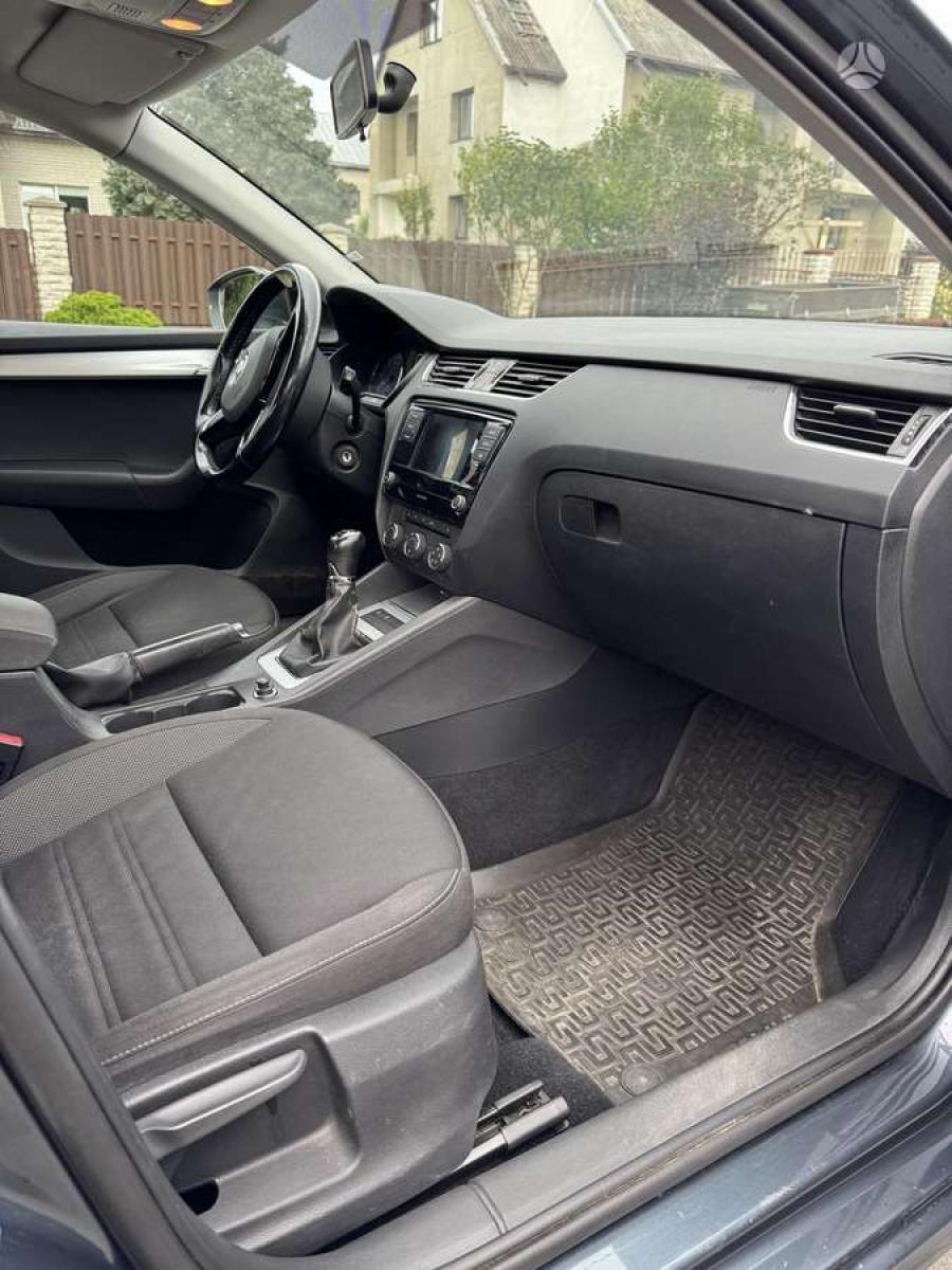 Grey Skoda Octavia 2017 in Vilnius, with an engine capacity of 1.60 L and mileage of 328 thousand km for 6500 €, photo 16 on AUTOMOTO.COM.LV