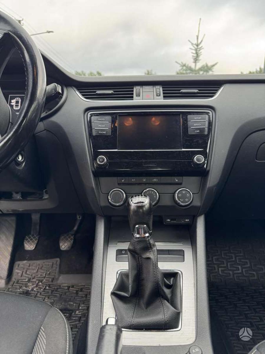 Grey Skoda Octavia 2017 in Vilnius, with an engine capacity of 1.60 L and mileage of 328 thousand km for 6500 €, photo 17 on AUTOMOTO.COM.LV
