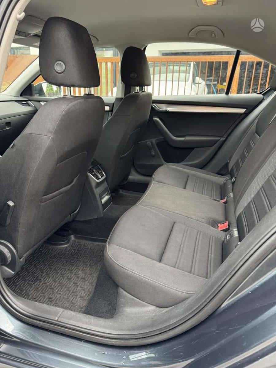 Grey Skoda Octavia 2017 in Vilnius, with an engine capacity of 1.60 L and mileage of 328 thousand km for 6500 €, photo 20 on AUTOMOTO.COM.LV