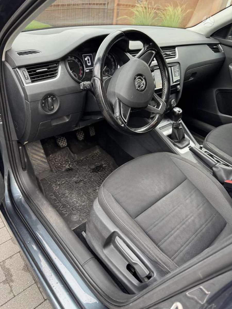 Grey Skoda Octavia 2017 in Vilnius, with an engine capacity of 1.60 L and mileage of 328 thousand km for 6500 €, photo 21 on AUTOMOTO.COM.LV