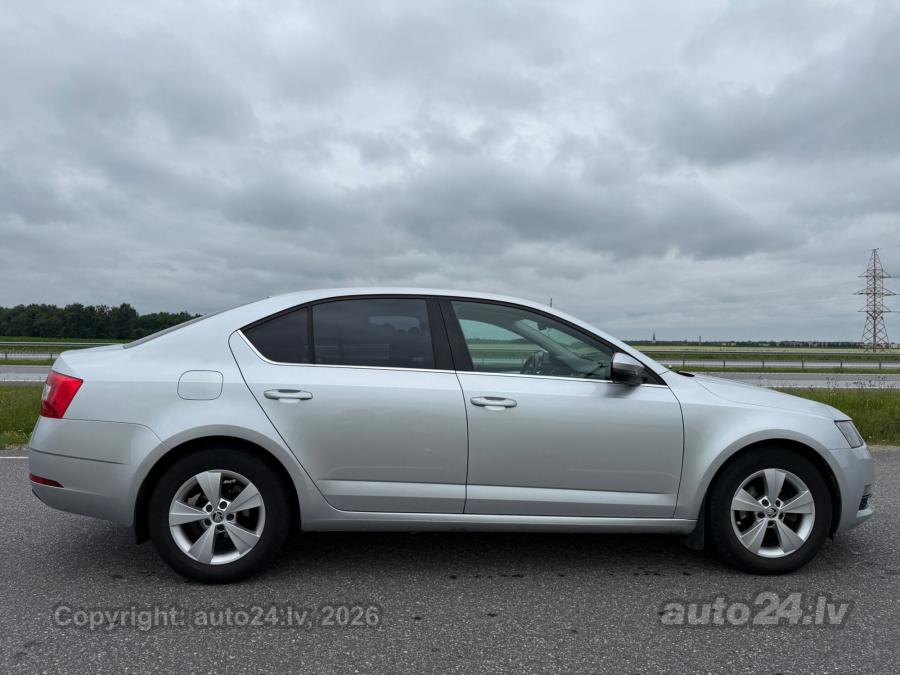 Grey Skoda Octavia 2017 in Tallinn, with an engine capacity of 1.60 L and mileage of 197 thousand km for 10990 €, photo 7 on AUTOMOTO.COM.LV