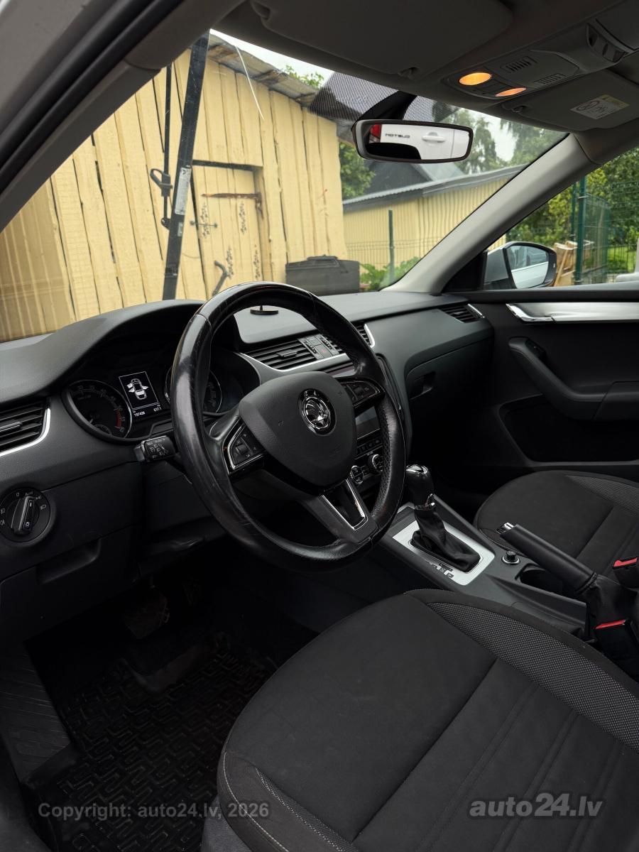 Grey Skoda Octavia 2017 in Tallinn, with an engine capacity of 1.60 L and mileage of 197 thousand km for 10990 €, photo 12 on AUTOMOTO.COM.LV