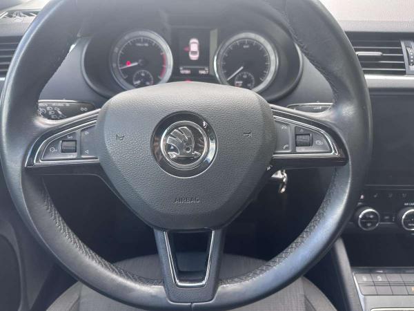 Pelēks Skoda Octavia 2017 Viļņa, ar dzinēja tilpumu 1.40 L un nobraukumu 107 tūkst. km par 12500 €, foto 7 vietnē AUTOMOTO.COM.LV