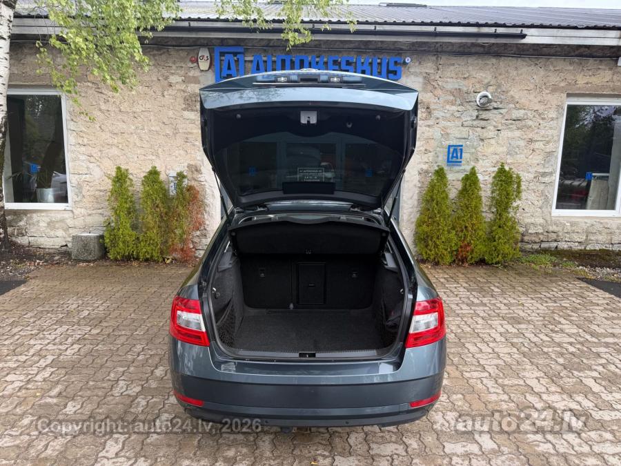 Pelēks Skoda Octavia 2017 Tallina, ar dzinēja tilpumu 1.40 L un nobraukumu 130 tūkst. km par 10990 €, foto 15 vietnē AUTOMOTO.COM.LV