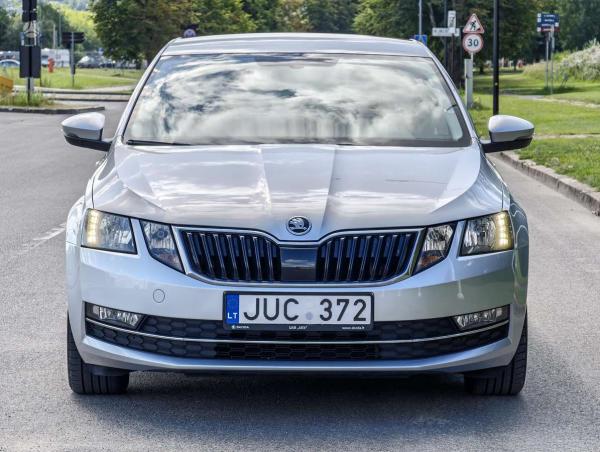 Grey Skoda Octavia 2017 in Vilnius, with an engine capacity of 1.60 L and mileage of 172 thousand km for 10999 €, photo 2 on AUTOMOTO.COM.LV