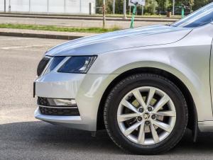 Grey Skoda Octavia 2017 in Vilnius, with an engine capacity of 1.60 L and mileage of 172 thousand km for 10999 €, photo 11 on AUTOMOTO.COM.LV