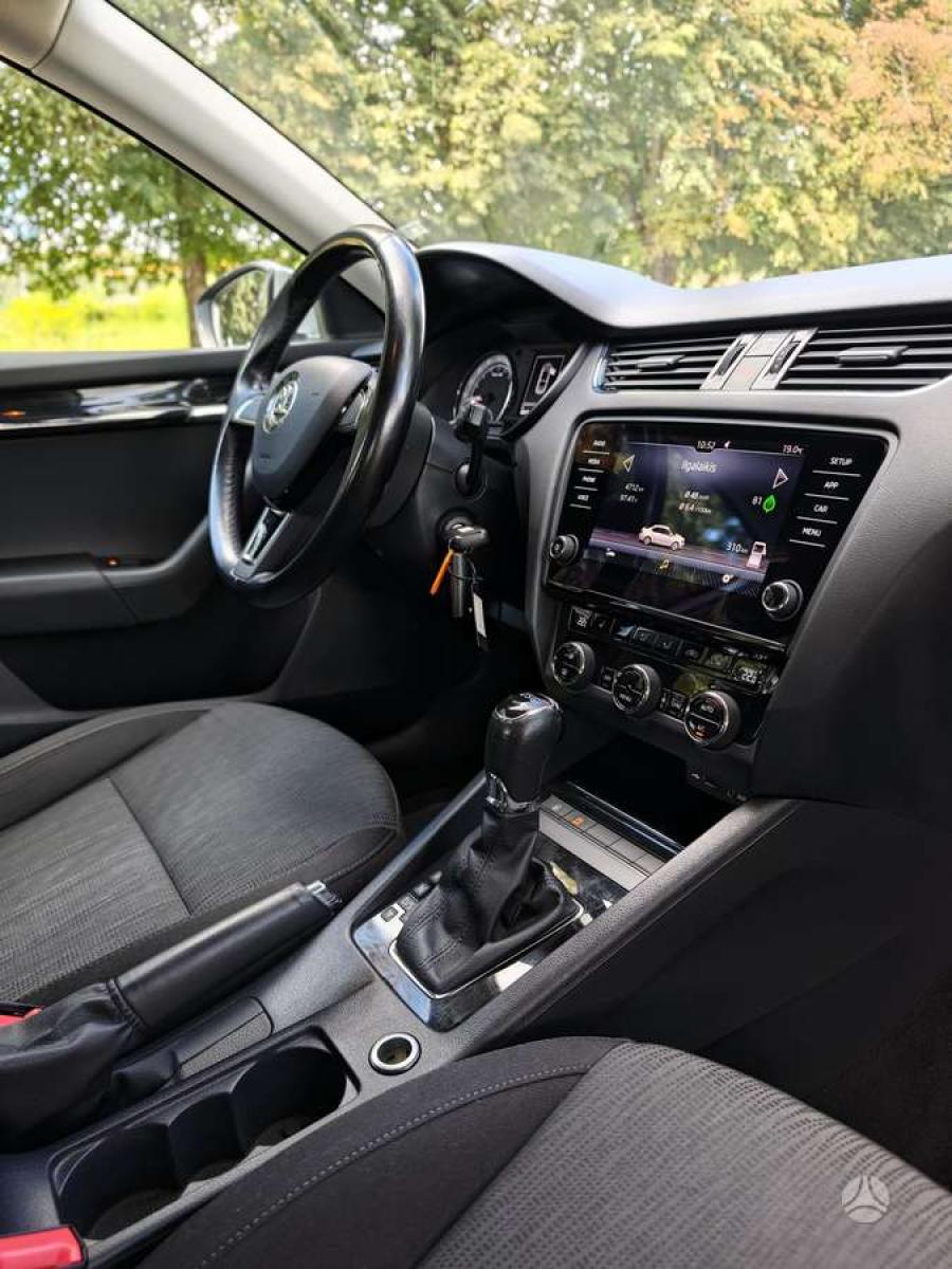 Grey Skoda Octavia 2017 in Vilnius, with an engine capacity of 1.60 L and mileage of 172 thousand km for 10999 €, photo 12 on AUTOMOTO.COM.LV
