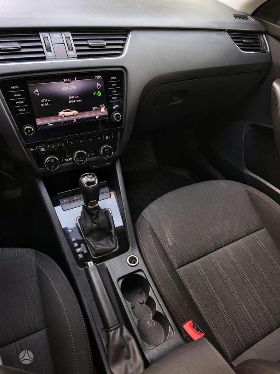 Grey Skoda Octavia 2017 in Vilnius, with an engine capacity of 1.60 L and mileage of 172 thousand km for 10999 €, photo 17 on AUTOMOTO.COM.LV