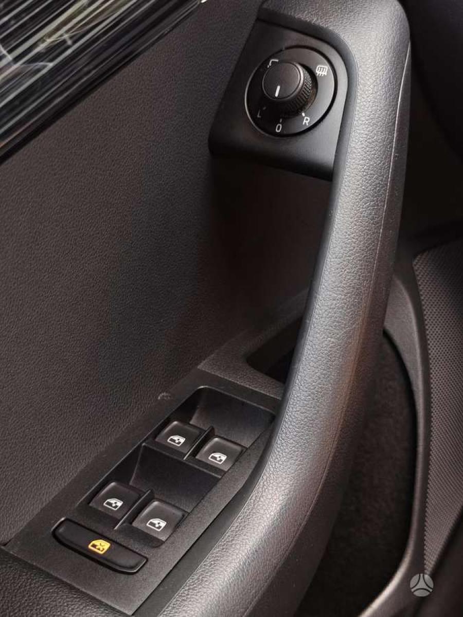 Grey Skoda Octavia 2017 in Vilnius, with an engine capacity of 1.60 L and mileage of 172 thousand km for 10999 €, photo 20 on AUTOMOTO.COM.LV