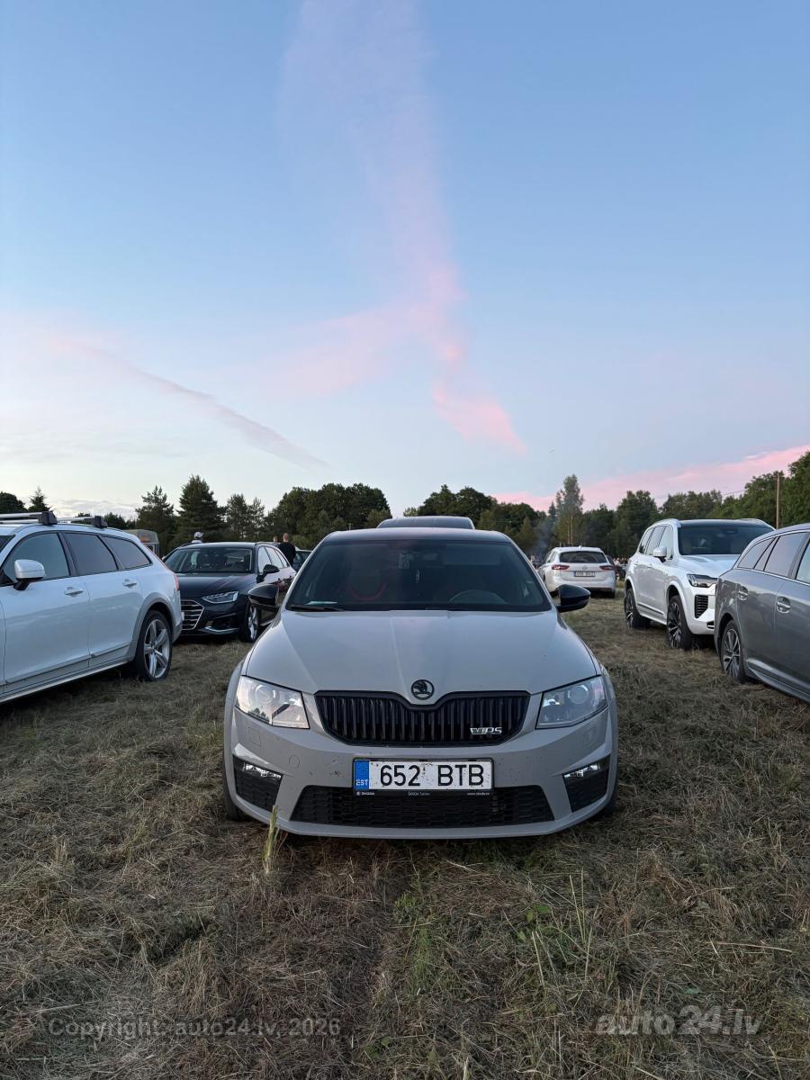 Grey Skoda Octavia 2017 in Tallinn, with an engine capacity of 2.00 L and mileage of 294 thousand km for 12990 €, photo 3 on AUTOMOTO.COM.LV