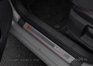 Grey Skoda Octavia 2017 in Tallinn, with an engine capacity of 2.00 L and mileage of 294 thousand km for 12990 €, photo 9 on AUTOMOTO.COM.LV