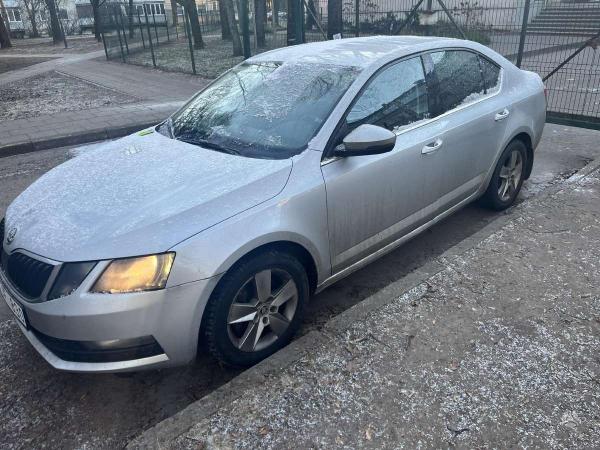 Pelēks Skoda Octavia 2018 Viļņa, ar dzinēja tilpumu 1.40 L un nobraukumu 153 tūkst. km par 9900 €, foto 2 vietnē AUTOMOTO.COM.LV