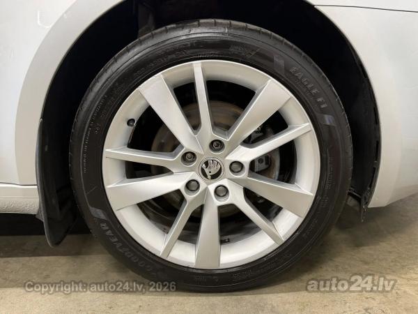 Grey Skoda Octavia 2018 in Tallinn, with an engine capacity of 1.50 L and mileage of 97 thousand km for 12995 €, photo 5 on AUTOMOTO.COM.LV