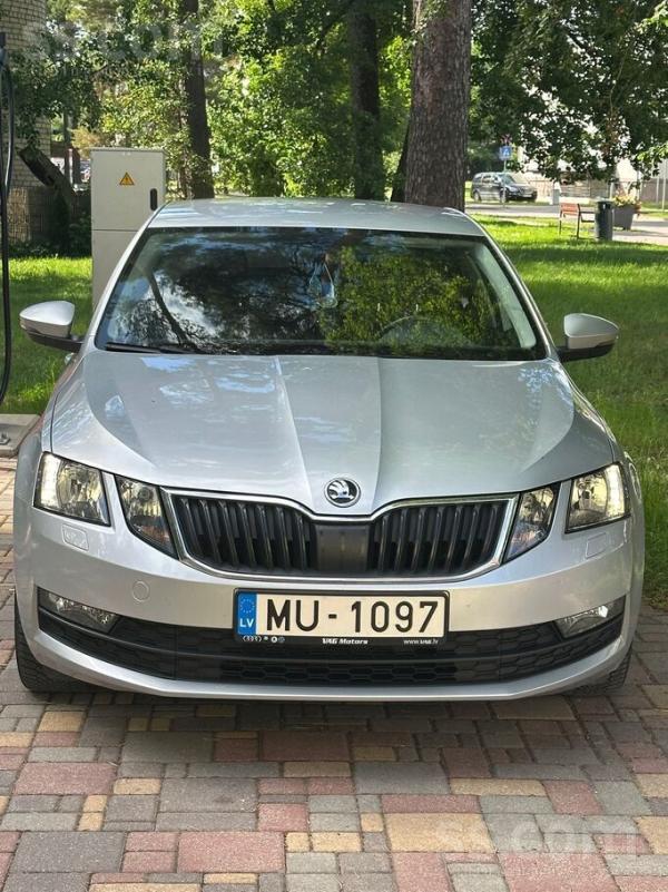 Grey Skoda Octavia 2018 in Riga, with an engine capacity of 1.60 L and mileage of 177 thousand km for 9500 €, photo 2 on AUTOMOTO.COM.LV