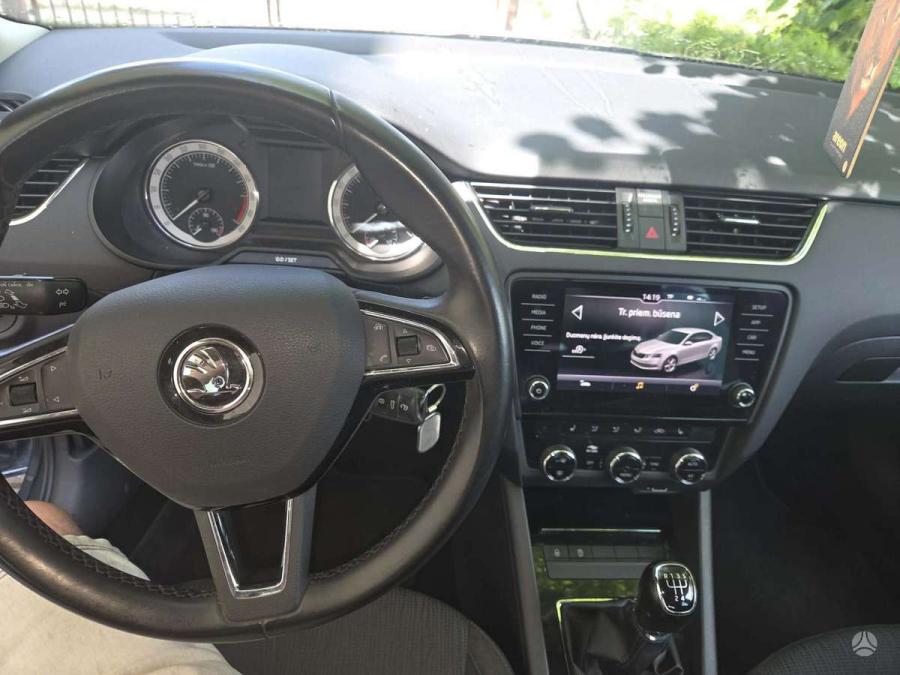 Pelēks Skoda Octavia 2018 Viļņa, ar dzinēja tilpumu 1.60 L un nobraukumu 93 tūkst. km par 12000 €, foto 8 vietnē AUTOMOTO.COM.LV