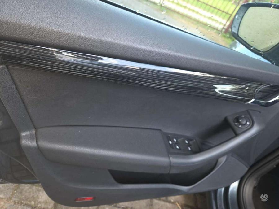 Pelēks Skoda Octavia 2018 Viļņa, ar dzinēja tilpumu 1.60 L un nobraukumu 93 tūkst. km par 12000 €, foto 12 vietnē AUTOMOTO.COM.LV
